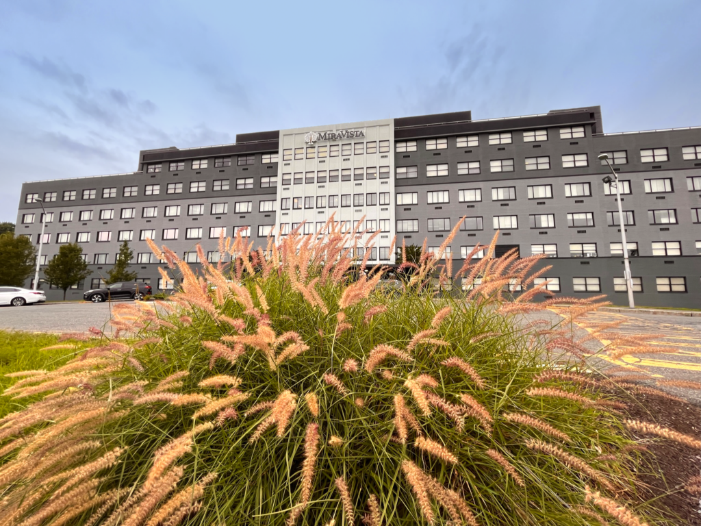 Inpatient Psychiatric Treatment | MiraVista Behavioral Health Center